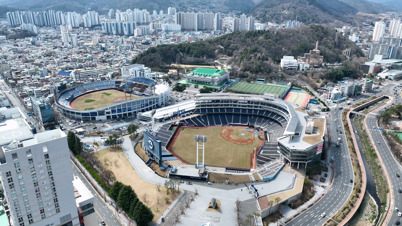 프로야구 개막전 하루 앞둔 창원NC파크